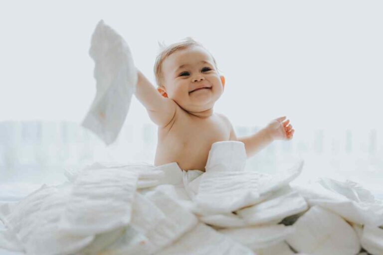 Eco-Friendly Diapering: A Guide to Cloth Diapers and Biodegradable Options